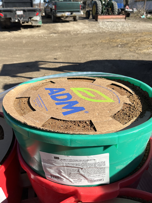 ADM Pro-Vita-Min 20-5 Equine Mineral Tub (125LB) | Creekview Farms